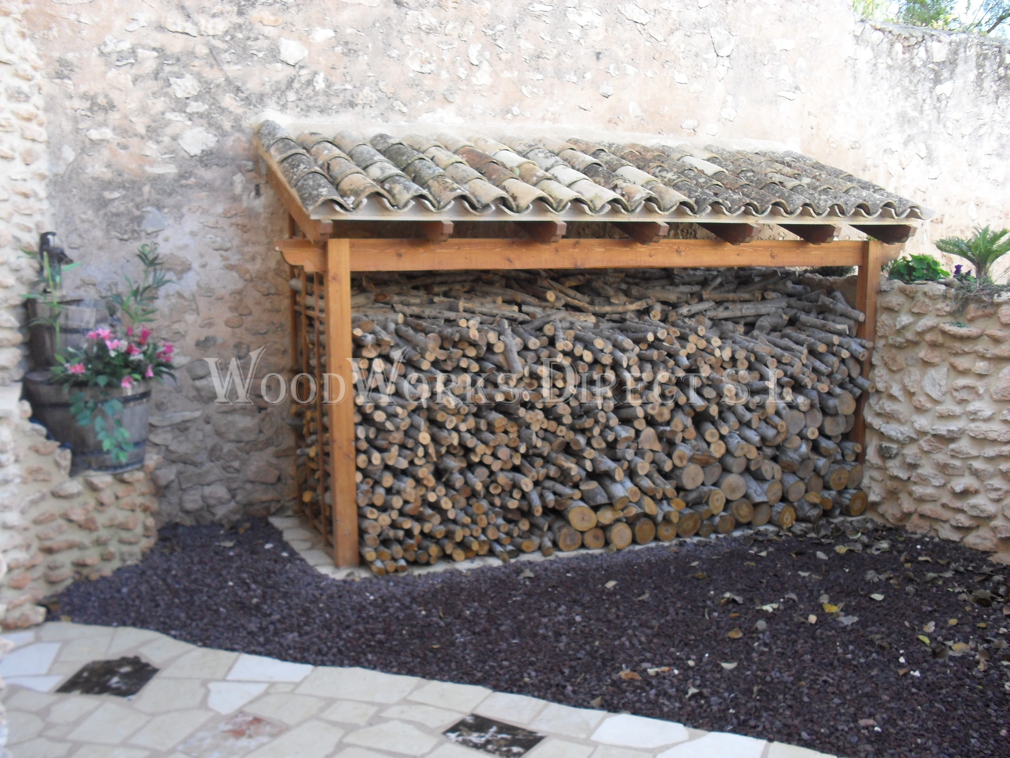 Tiled Log Store – Abanilla, Murcia | 58 - Woodworks Direct